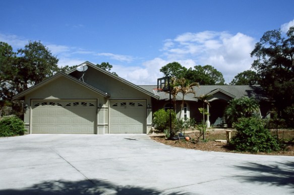 Mid-century modern houses > McMansions and other neo-eclectic ...